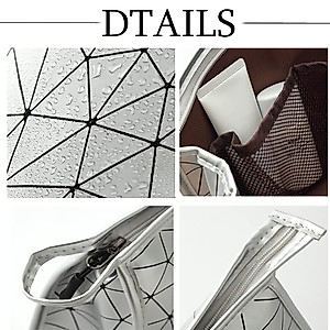 Checkered Makeup Bag for Women,Large Capacity Travel Cosmetic Bag Portable PU Waterproof Skincare Bag with Divider for Women