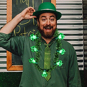 Jeairts Led St.Patrick's Day Necklace Glowing Shamrocks Necklaces with Irish Green Bracelet Lucky Clover Pendant Necklace Irish Party Costume Accessories