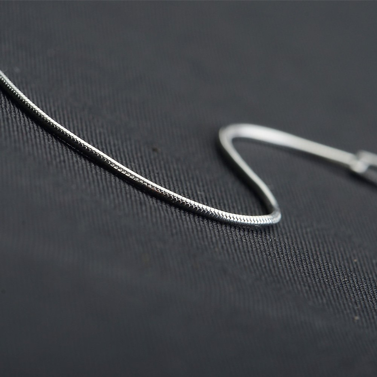 LUHE Silver Chain Sterling Silver Snake Chain Necklace 1MM Italian Crafted Thin Chains Lightweight Strong Chains - Lobster Claw Clasp Christmas Gifts for Women 14-30 inchs (1mm snake chain 18in)