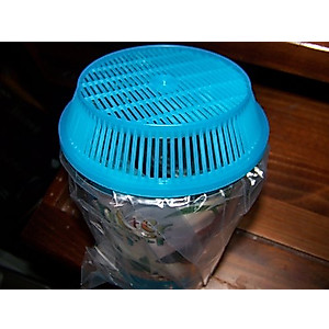 Lee's Kritter Keeper, Round with Lid and Pedestal - Small