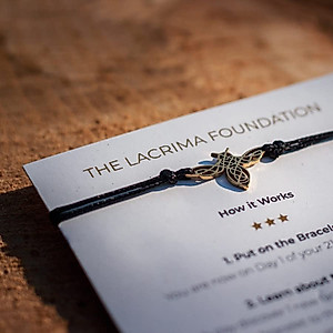 THE LACRIMA FOUNDATION Embrace Elegance: Limited Edition Wild Honey Bee Bracelet - Yellow Gold