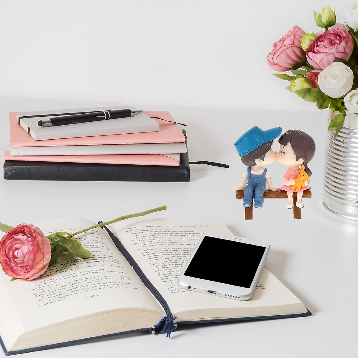 BESPORTBLE Miniature Couple Figurines Kiss Dolls Landscape Ornaments Mini Lover Doll Statue Dollhouse Action Figures Cake Topper for Home Fairy Garden Bonsai Terrarium