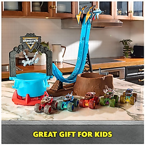 Monster Jam Mud Blasters, Monster Mutt Dalmatian Dunk Tank Playset, Color Change Action, Kids Toy Gifts for Boys and Girls Ages 3 and Up