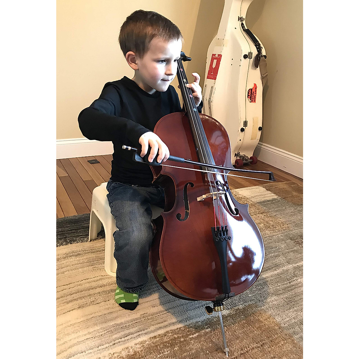 WADA Cello Bow Grip Aid: A Correct Bow Hand without Strain. A Second to Attach to the Bow and Remove. You can Concentrate on your Sound and Music with a Relaxed Hand and Arm from the Beginning.