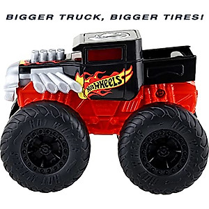Hot Wheels Monster Trucks Roarin’ Wreckers, 1 1:43 Scale Truck with Lights & Sounds, Plays Truck's Theme Song, Toy for Kids 3 Years Old & Older