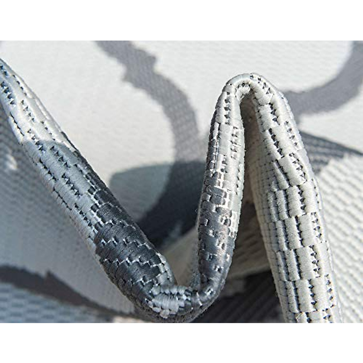 Unique Loom Outdoor Trellis Collection Area Rug - Moroccan (6' 1" x 9' Rectangle, Gray/ Silver)