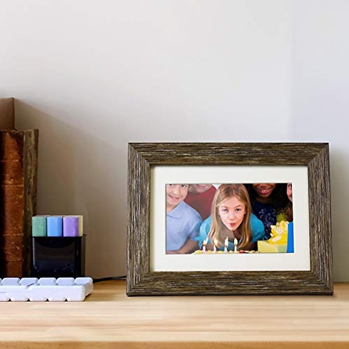 Aluratek 7" Distressed Wood Digital Photo Frame, Auto Slideshow Feature, USB/SD/SDHC Supported, Built-in Clock & Calendar, Easy Setup, Non-WiFi