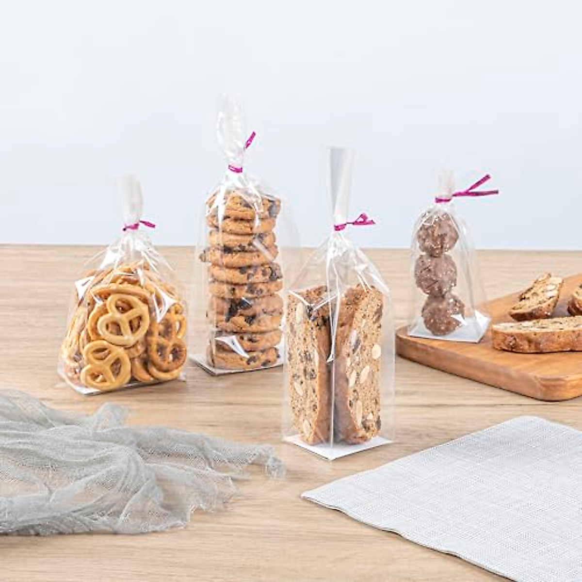 Restaurantware Flat Bottom Heat Seal Sandwich Bags Heat Sealable Food Bags - Gusset Bag with Paper Insert - Clear - 2 x 2 x 8.25 Inch - 100ct Box - Bag Tek