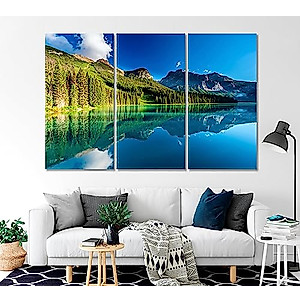 Emerald Lake Canada Canvas Print 1 Panel / 36x24 inches