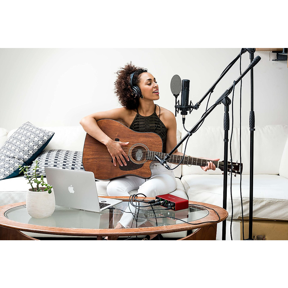 Focusrite Scarlett Solo Studio USB Audio Interface Bundle with XLR Cable and Polishing Cloth