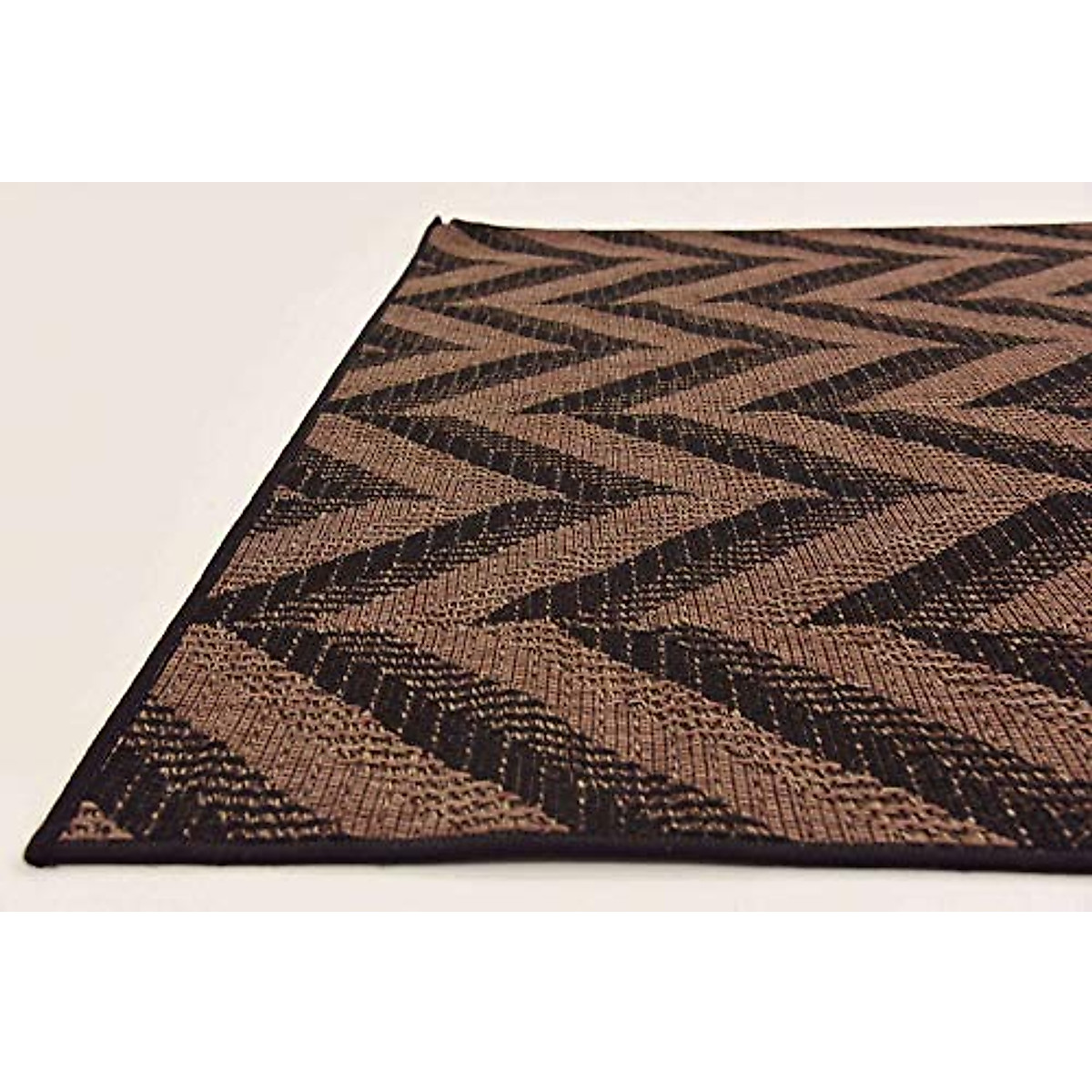 Unique Loom Outdoor Modern Collection Area Rug - Chevron (5' 4" Square, Brown/ Black)