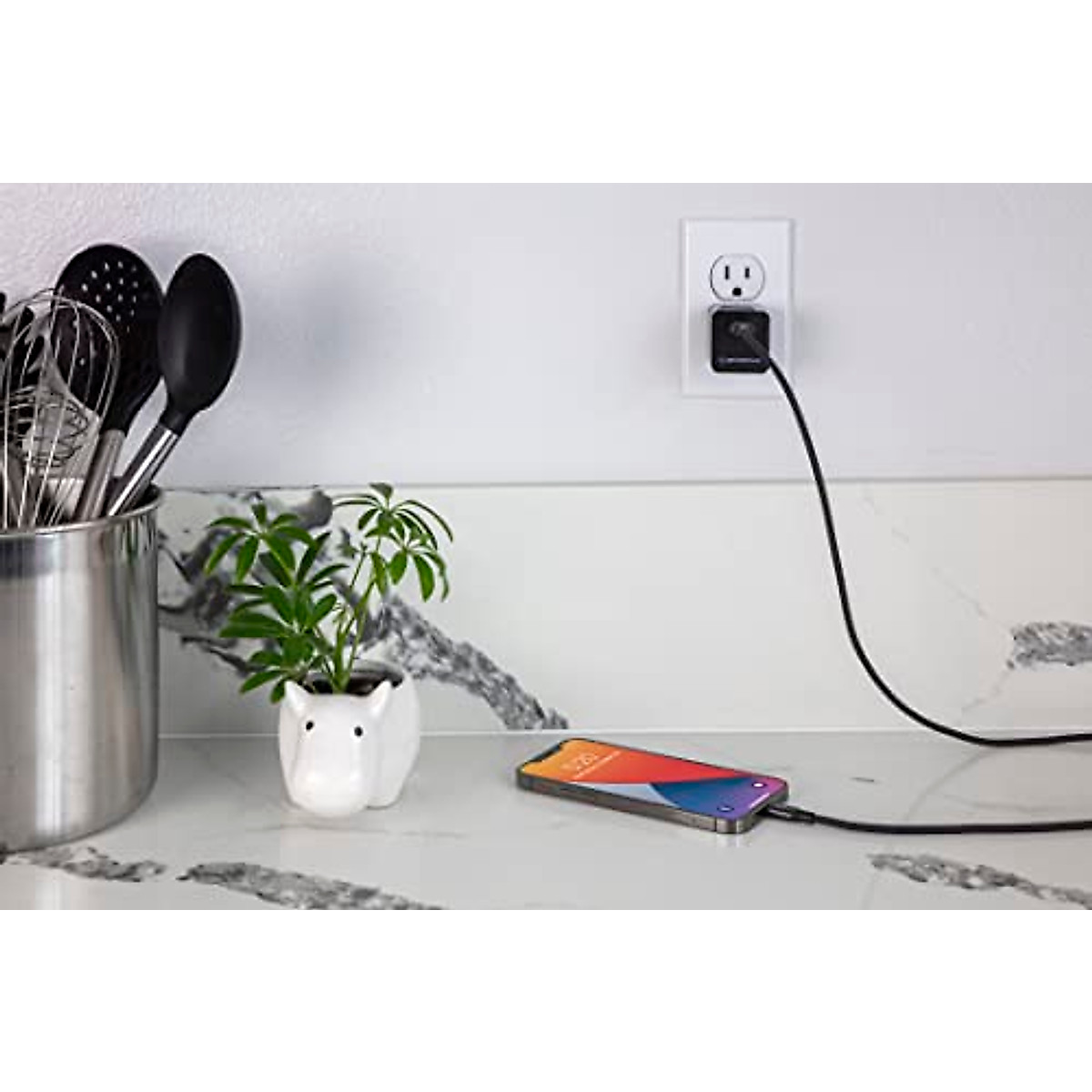 Scosche HA12-RP SuperCube 12W Single USB Port Portable Wall Charger Adapter for All USB Devices, Cell Phone, Tablet, Travel Charger in Black