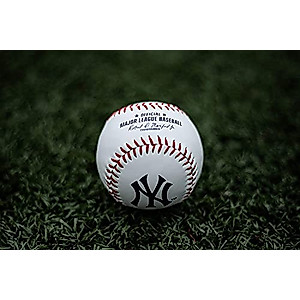 Rawlings MLB New York Yankees Team Logo Baseball, White, 1