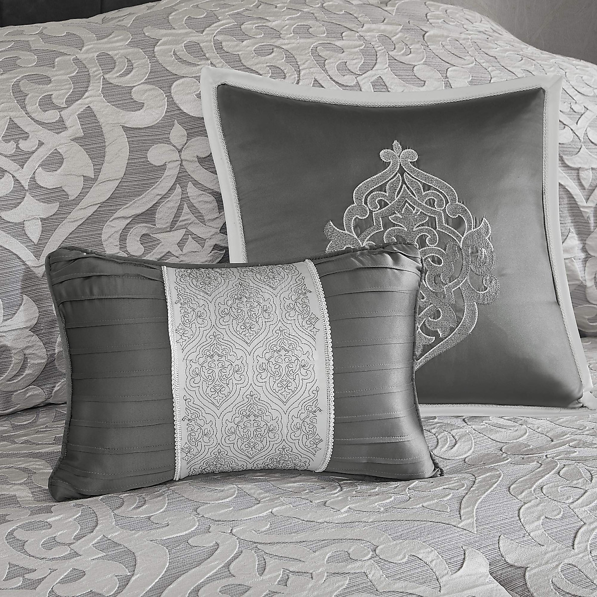 Madison Park Odette Cozy Comforter Set Jacquard Damask Medallion Design - Modern All Season, Down Alternative Bedding, Shams, Decorative Pillows, King(104 in x 92 in), Silver 8 Piece