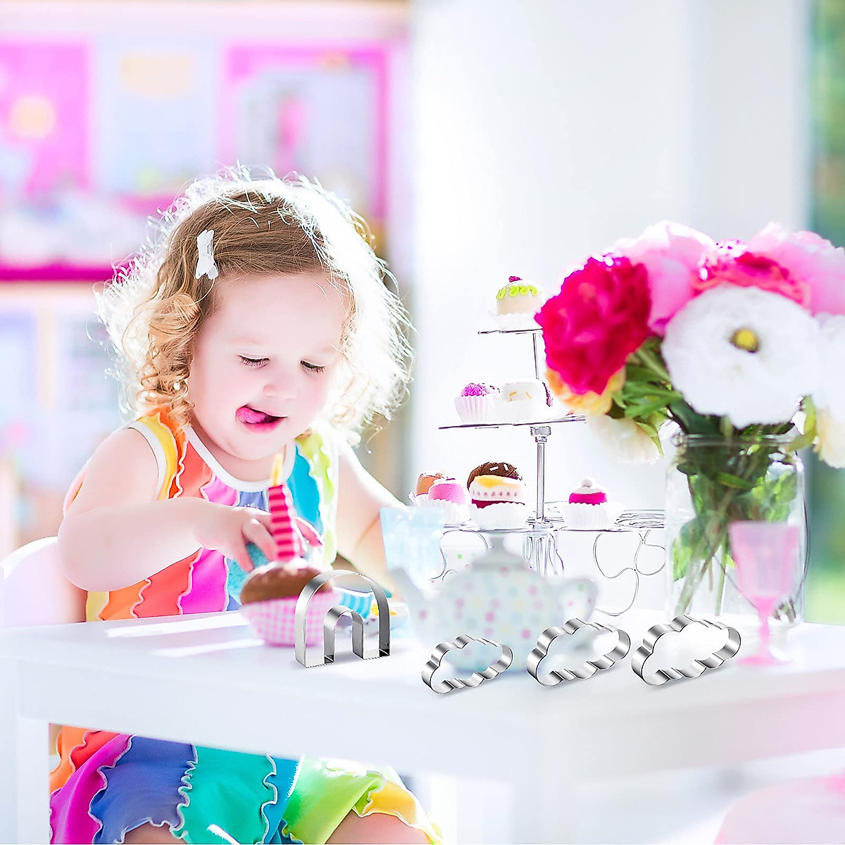 Metal Cookie Cutter Set Rainbow Cloud Cookie Cutters Stainless Biscuit Molds Fondant Cutter Set DIY Baking Pin 1st Birthday Cake Star Teddy Bear Moon Cookie Cutter for Kitchen Baking (Cool,5 Pcs)