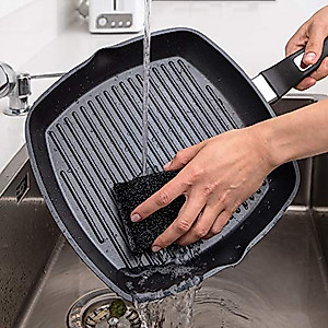 Moss & Stone Griddle Aluminum Nonstick Stove Top Square Grill Pan,Chef Quality Perfect for Meats Steak Fish And Vegetables,Dishwasher Safe,11 inch, Black (Comes With a Special Cloth And Gloves)