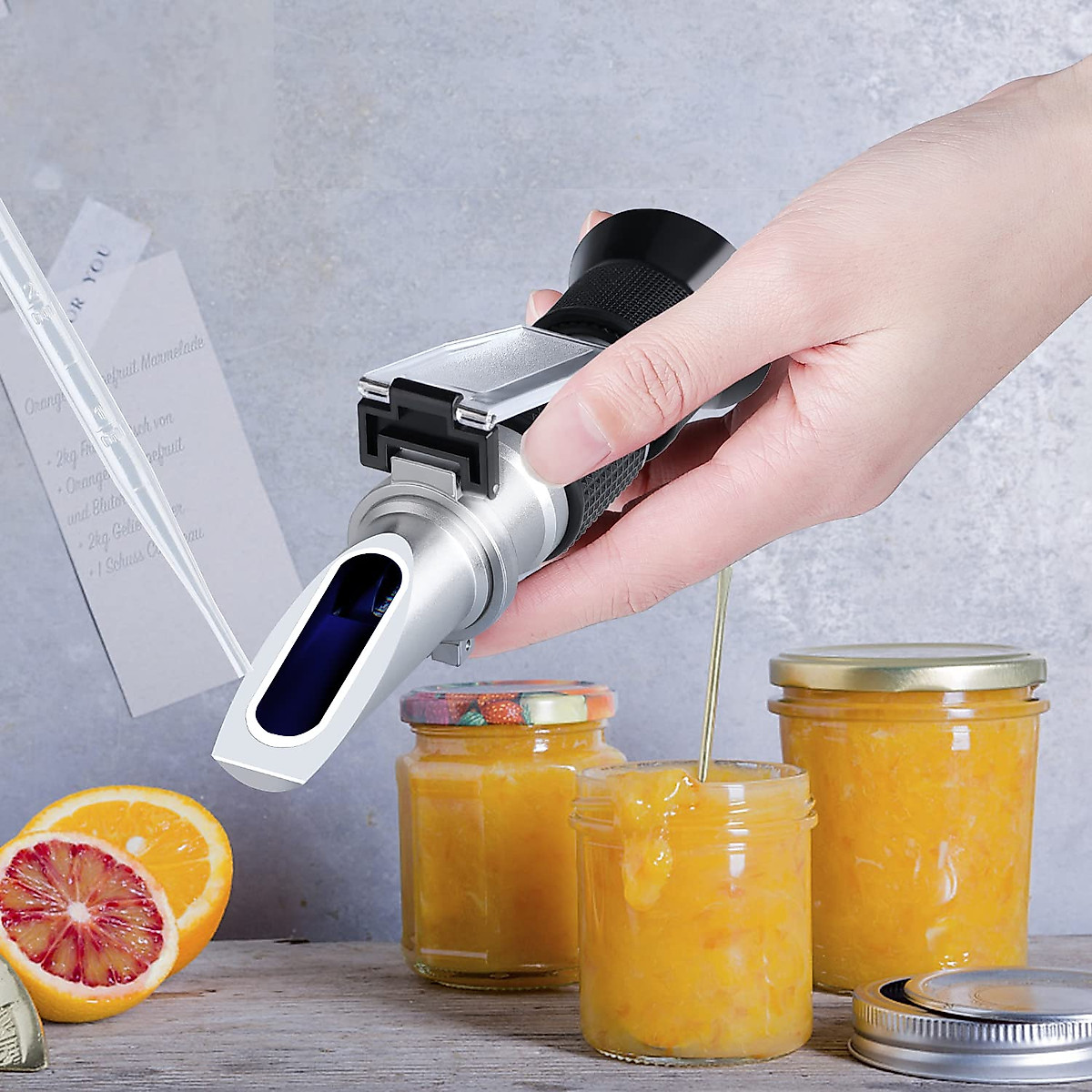 XinJiaYi Brix Meter Refractometer 0~90%, Handheld Brix Refractometer, High Accurate Brix Measurement Tool with ATC for Fruit, Beverages&Juice, Honey, Maple Syrup, Molasses and Other Sugary Drink