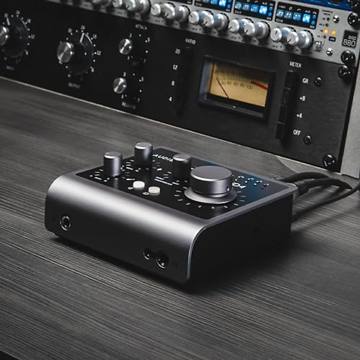 Audient Audio Interface iD4 MKII, Class A Console Microphone Preamp (High Speed USB-C, Monitor Mix and Monitor Panning Function, 2 Headphone Outputs, Mac/PC/iOS Compatible), Black