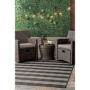 nuLOOM Haylie Chevron Striped Indoor/Outdoor Area Rug, 5' 3" x 7' 6", Black