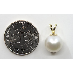 KWM 14K Yellow Gold 9 millimeter AAA Freshwater Cultured Pearl Pendant