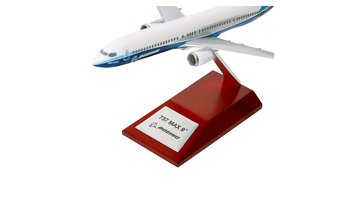 Boeing 737 MAX 9 Model 1:200 Scale - Authentic Detailed Replica