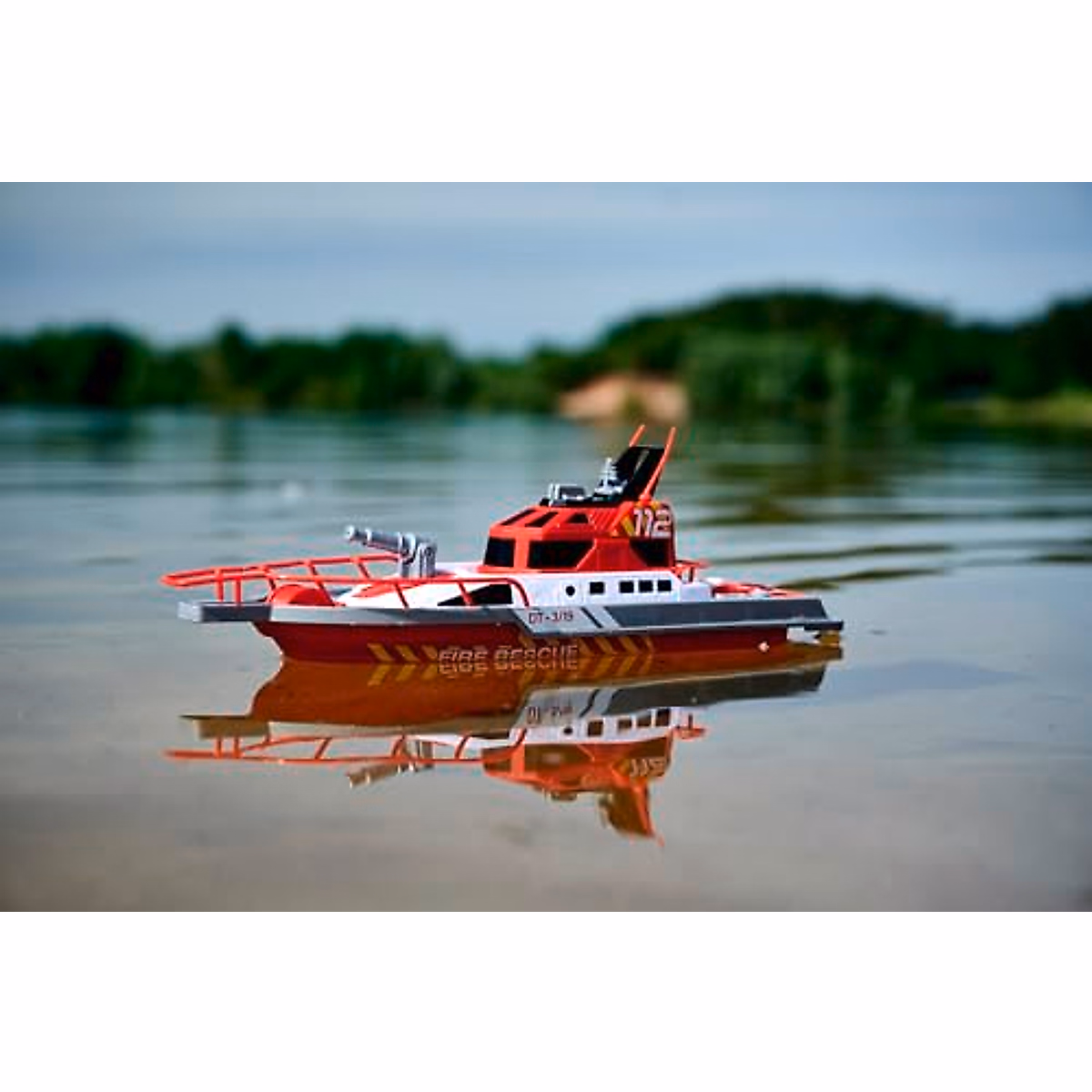 DICKIE TOYS - 15" RC Rescue Boat with Working Water Pump
