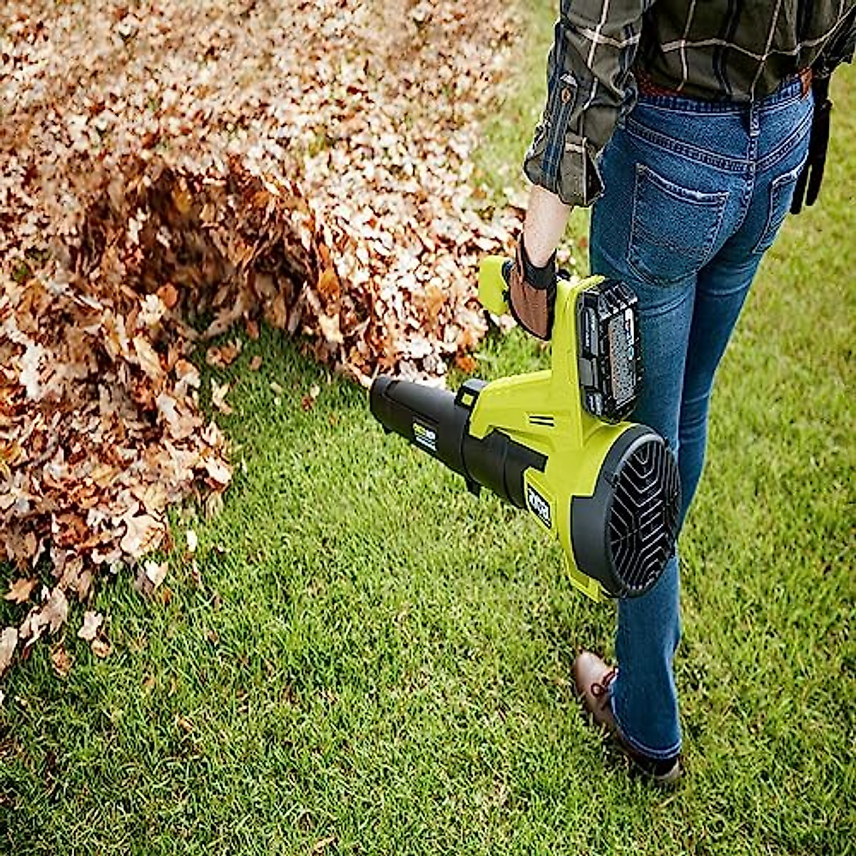 RYOBI ONE+ HP 18V Brushless Cordless Battery String Trimmer and Leaf Blower Combo Kit with 4.0 Ah Battery and Charger
