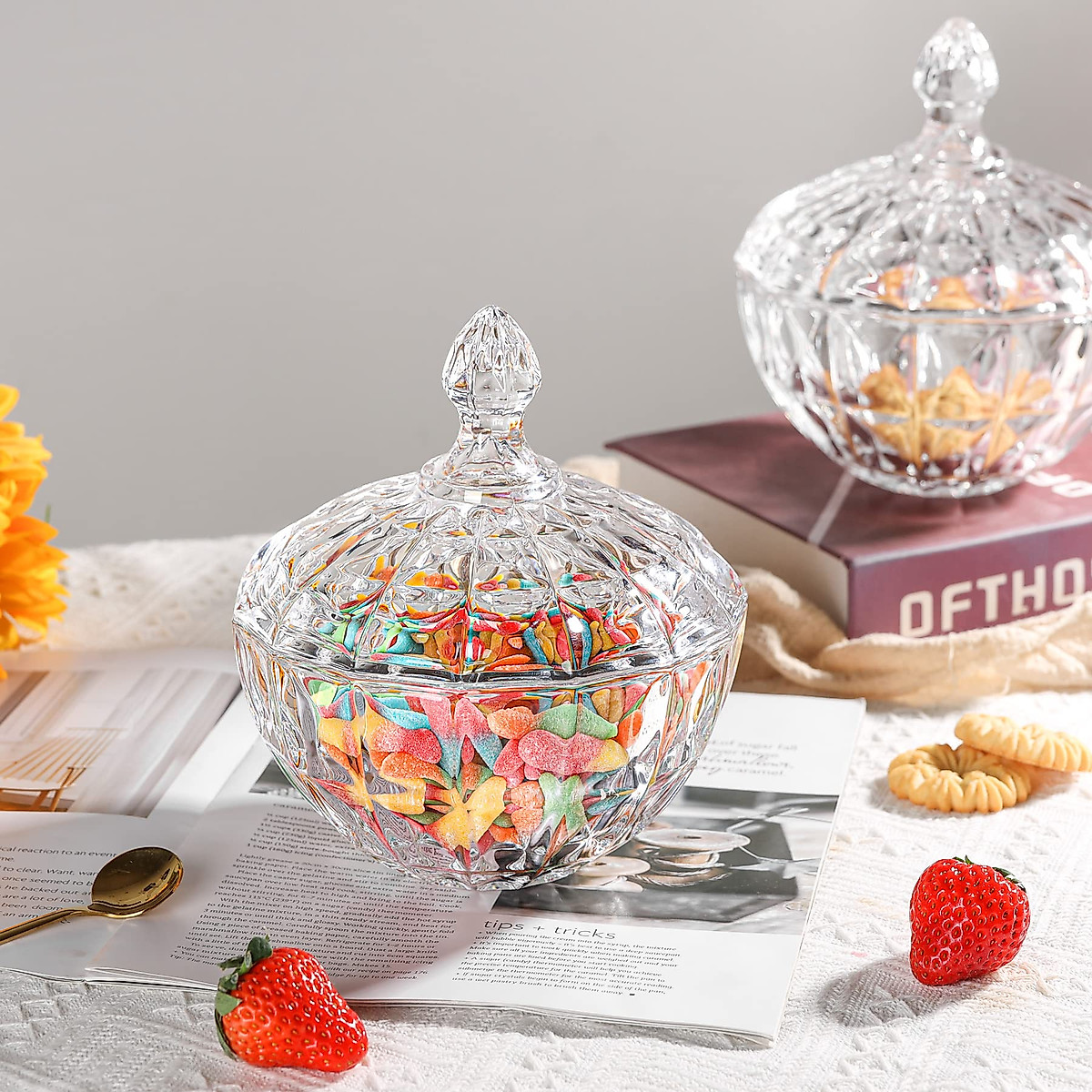 ComSaf Large Christmas Glass Candy Dish with Lid (6 1/2 inch), Clear Covered Candy Bowl, Crystal Candy Jar, Decorative Candy Server for Home Kitchen Office Table, Set of 1