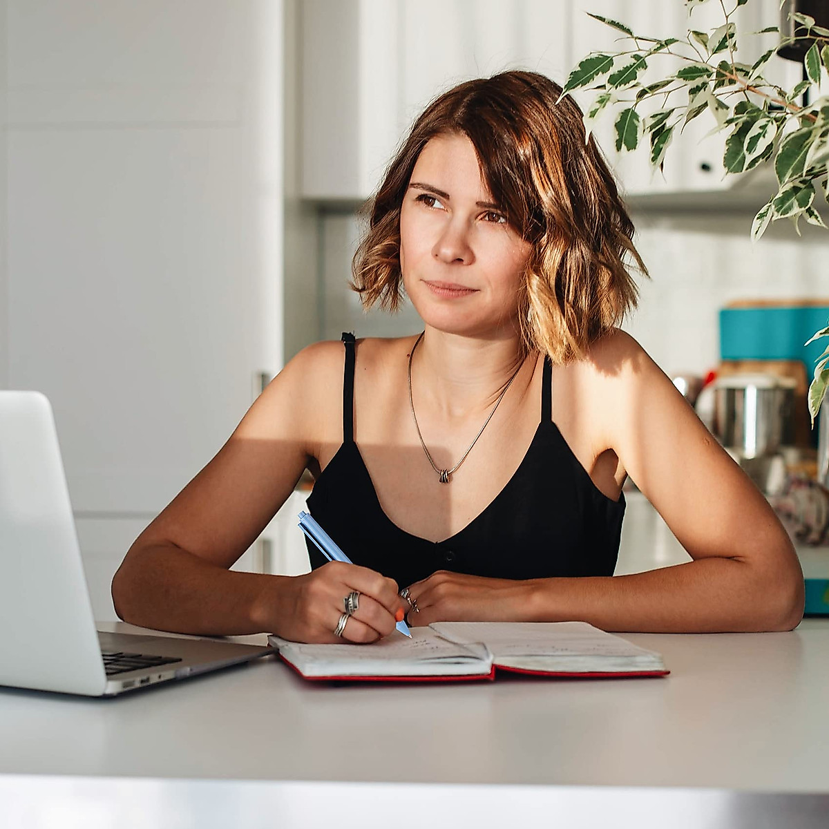 WY WENYUAN 12Pcs Ballpoint Pens, Comfortable Writing Pens, Pastel Retractable Pretty Journaling Pens, Black Ink Medium Point 1.0 mm Gift Pens, Cute Pens Office Supplies for Women&Men