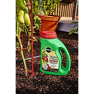 Miracle-Gro Shake 'N Feed Tomato, Fruit & Vegetable Plant Food, Plant Fertilizer, 4.5 lbs.