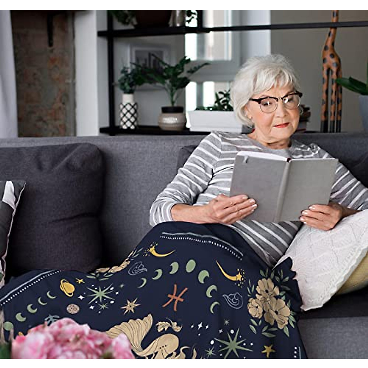 Muxuten Pisces Gifts Blanket 60"x50" - Pisces Gifts Women - Pisces Zodiac Gifts - Gifts for Pisces Women - Pisces Birthday Gifts - Astrology Gifts for Women - Zodiac Gifts,Constellation Horoscope Gift