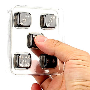 5pcs/Set Black Mini Skull Dice Six Sided Resin Skull Dice for Party Playing Drinking Death Table Game Party Halloween Festival Bar Game Toy Tool (Silver)