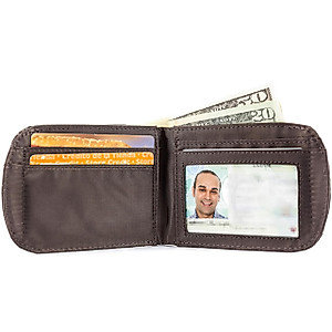 Big Skinny Men's Curve Leather Bi-Fold Slim Wallet, Holds Up to 20 Cards, Brown