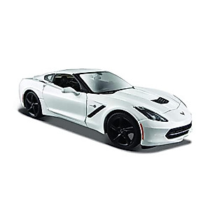 Maisto 1:24 Scale 2014 Corvette Stingray Coupe Diecast Vehicle (Colors May Vary)