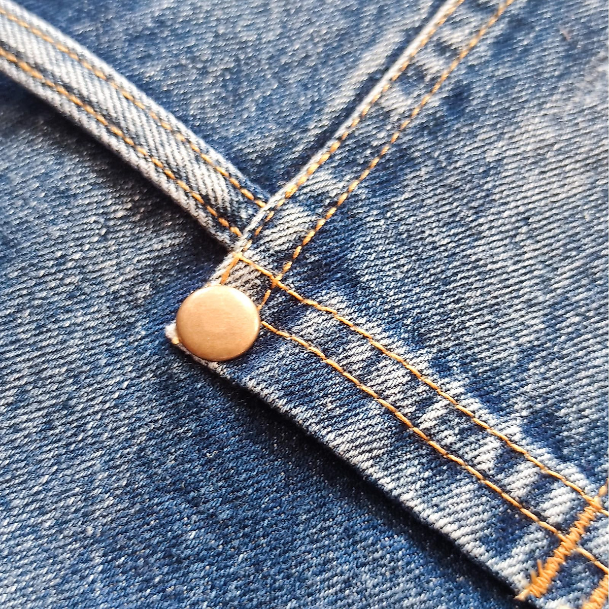 Miiinaps Blue Denim Apron With Pockets - Jean Work Apron for Women and Men, Plus Size Hair Stylist Apron - Washing Style | Adjustable XXL (Denim Blue)