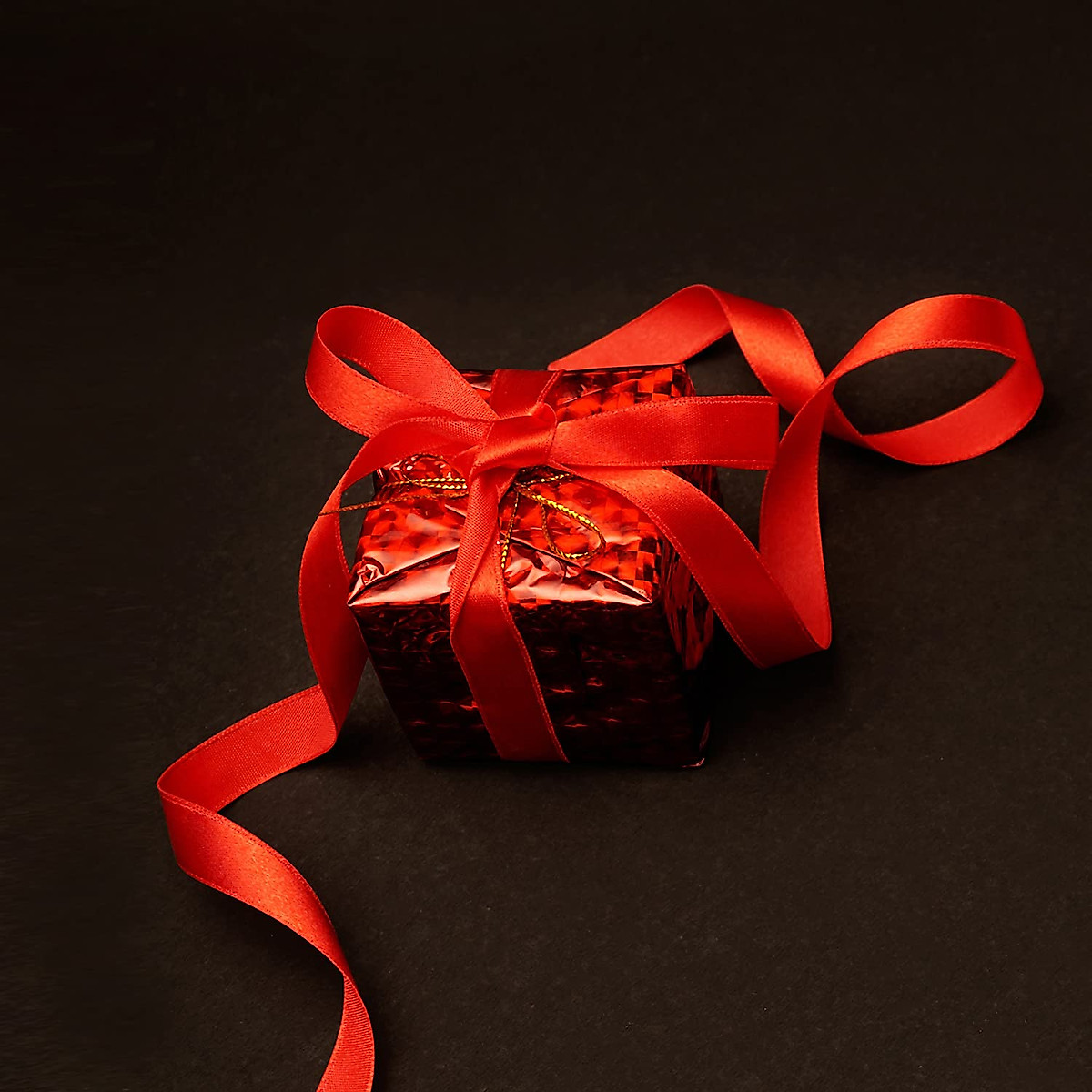 Quhora 5/8 inches Wide x 100 Yards Single Faced Red Polyester Satin Ribbon, Satin Ribbon for Gift, Crafts, Hair Bows, Gift Wrapping, Wedding Party Decoration and More