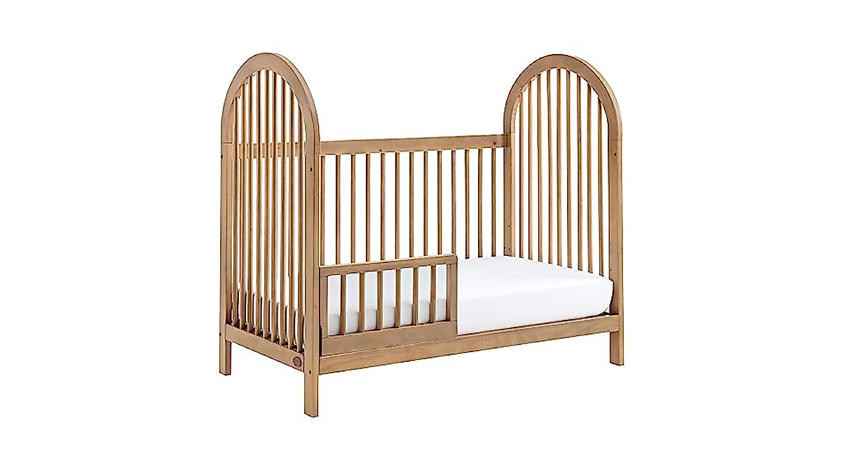 Oxford Baby Everlee 3-in-1 Crib - Stylish Safety for Your Nursery