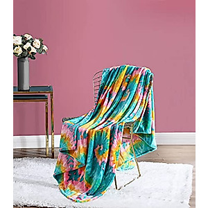 Betsey Johnson | Fleece Collection | Blanket - Ultra Soft & Cozy Plush Fleece, Lightweight & Warm, Perfect for Bed or Couch, Queen, Tie Dye Love