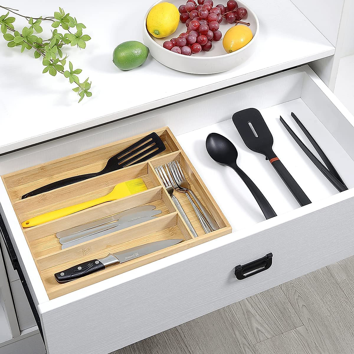 GREEHOMEDE Kitchen Drawer Organizer, Flatware Organizers, Silverware Tray with Dividers, Utensil Organizer, Bamboo Cutlery Tray, 14.6"x11.8"x1.8''