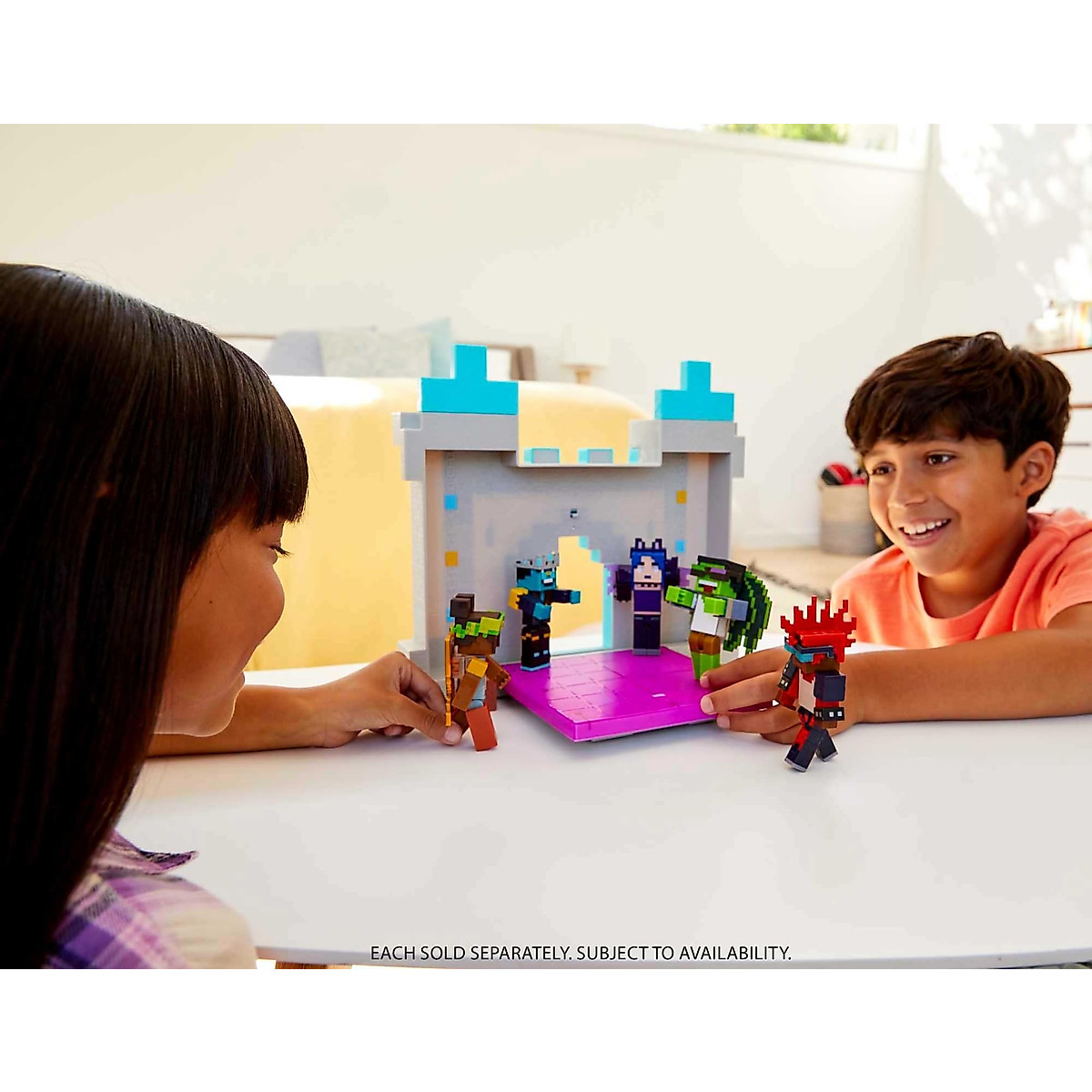 Mattel Minecraft Creator Series Playset, Party Supreme’s Palace Toy with Lights, Music & 3.25-inch Action Figure