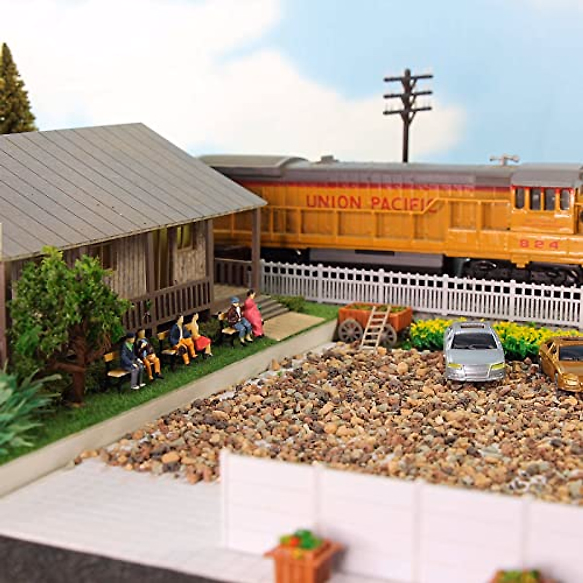 Hiawbon 50 Pcs People Figurines Set Tiny Sitting and Standing Delicate Hand Painted People Model Train Park Street People Figures for Miniature Scenes,1:87 Scale