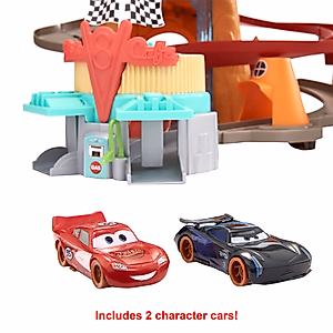 ​Disney and Pixar Cars Toys, Playset with 2 Vehicles, Radiator Springs Mountain Race ​​​