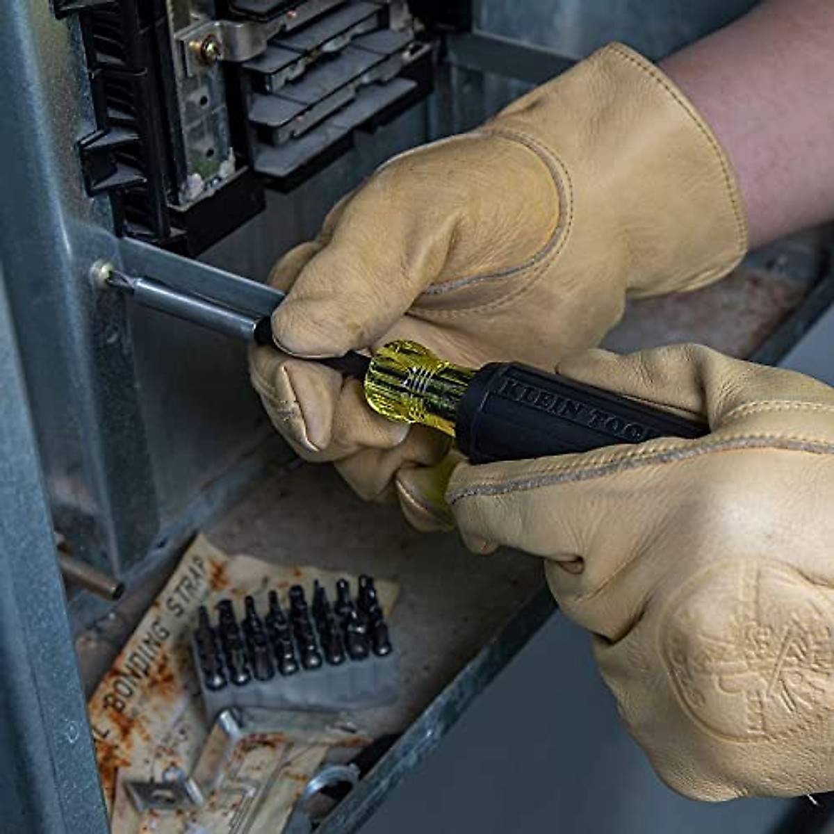 Klein Tools 32510 Magnetic Multibit Screwdriver with Sturdy Torx, Hex, Spanner, Tri-Wing, Torq and Nut Tamperproof Bits and Storage Block