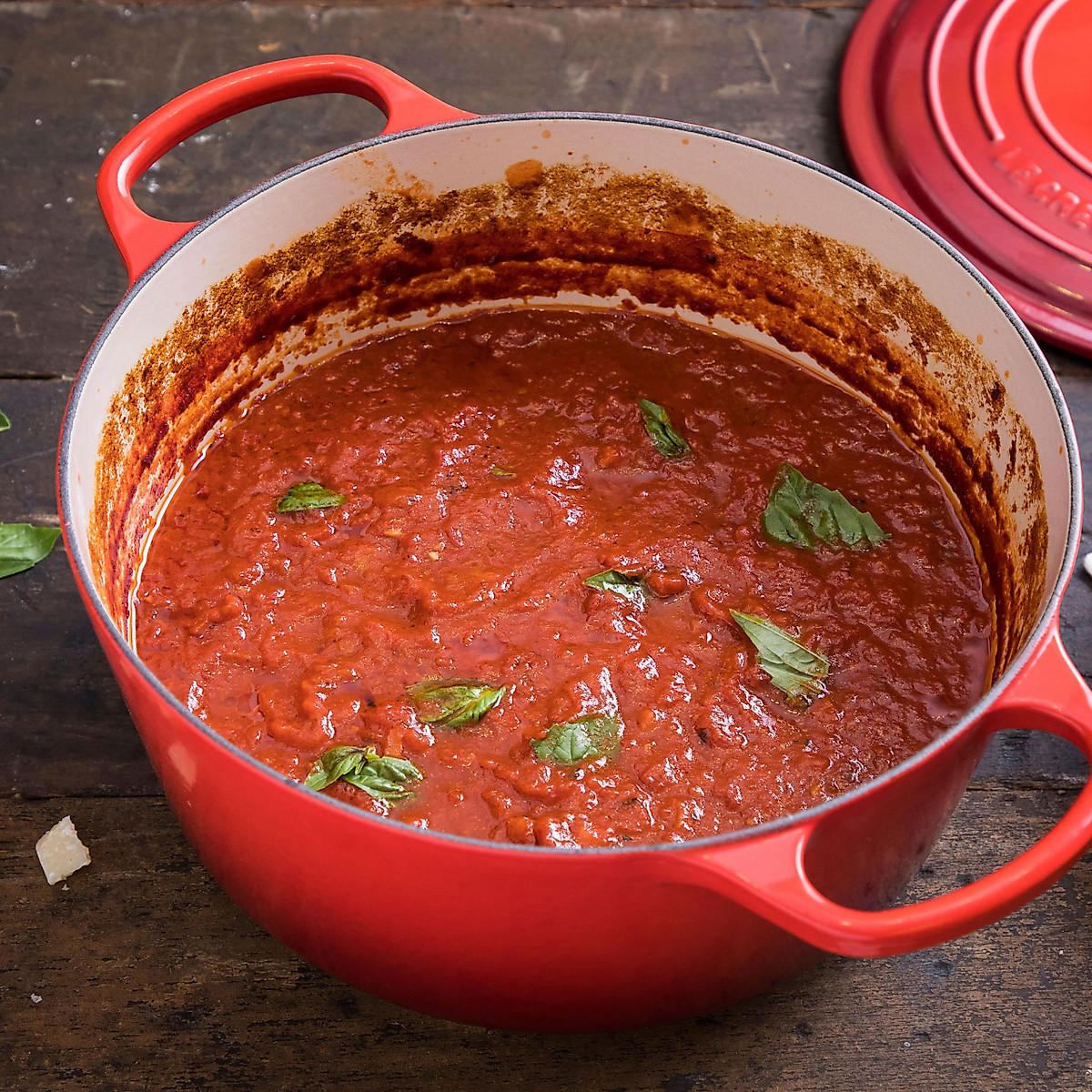 Le Creuset Signature 6.75-quart Round Wide Oven with Copper Knob - Enameled Cast Iron (Cerise)