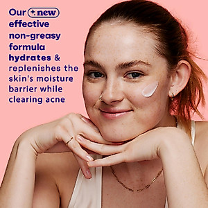 Clean & Clear Essentials Dual Action Oil-Free Facial Moisturizer, Salicylic Acid Acne Treatment with Pro-Vitamin B5 Moisturizes While Treating Acne & Helping to Prevent Pimples, 4 fl. Oz (Pack of 3)