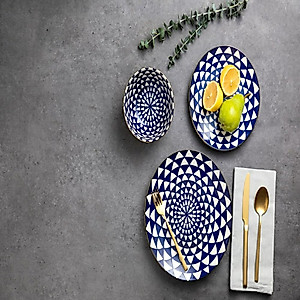 GtPet Dinnerware Black & White Medallion Stoneware, 12 Piece Set