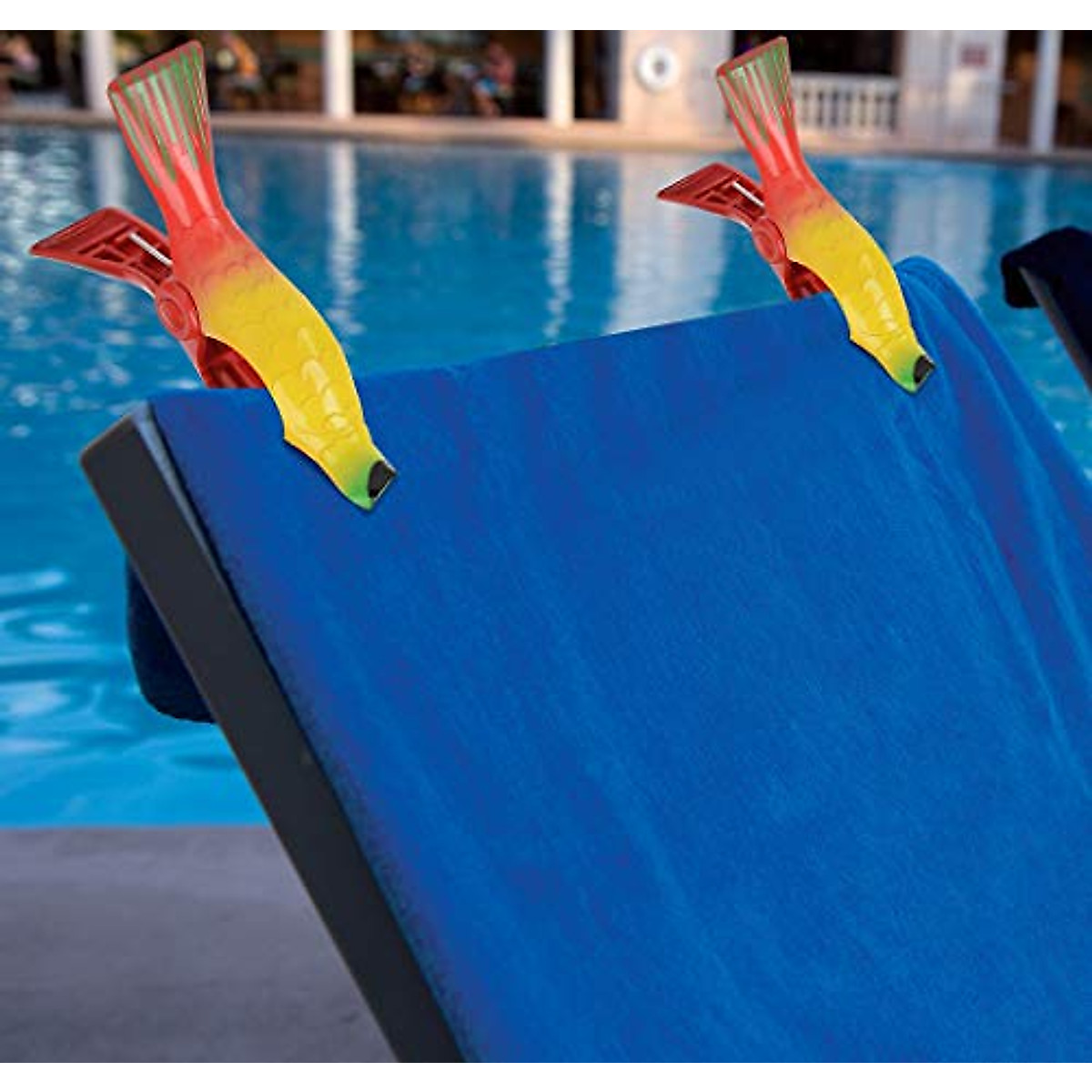 4 Pack Beach Towel Clips, Plastic Parrot Shaped Clips for Pool Chairs Patio and Chais for Cruise Ships Vacations Picnics and Home
