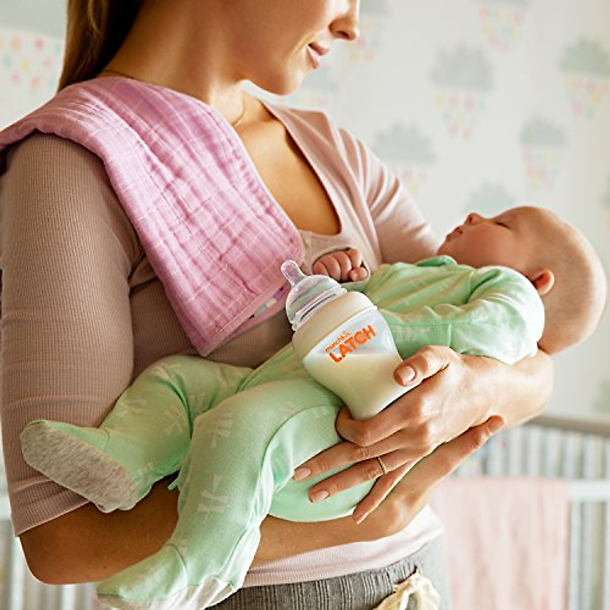 Munchkin® Latch™ Anti-Colic Baby Bottle with Ultra Flexible Breast-like Nipple, BPA Free, 8 Ounce, 3 Pack