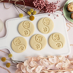Yin Yang Dog Paw Print and Human Hand cookie cutter, 1 piece - Bakerlogy