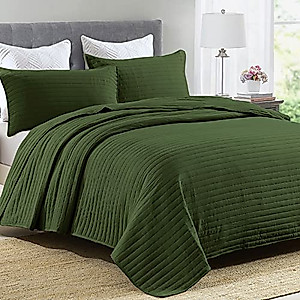 Boryard Oliver Green Quilts Queen Size, 3 Pieces Lightweight Soft Full Coverlet Bedspread Bedding Set (90x90 inches) with 2 Pillow Shams(20x26 inches)